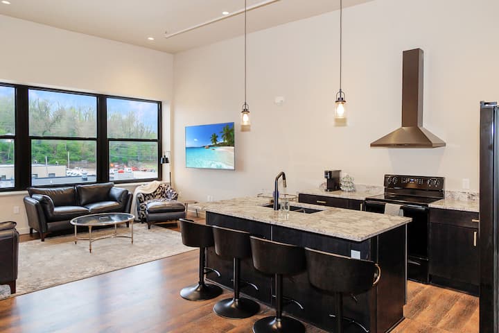 Spacious New 2 Br Downtown Burlington! 301s - Catfish Bend Casino