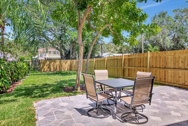 Elegant 2br/2ba Home Near Downtown - Fort Lauderdale