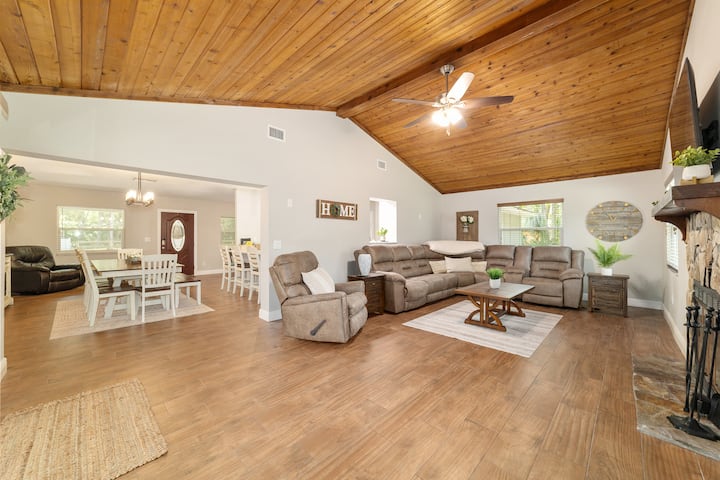 Crystal River Remodeled Home Minutes From Gulf! - Crystal River, FL