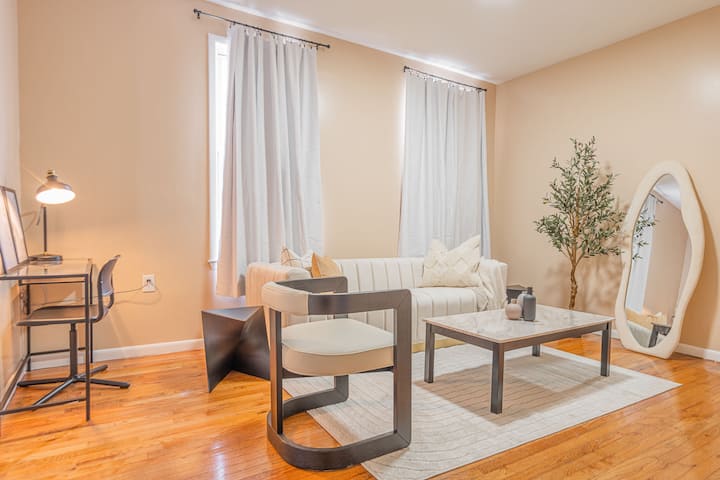 Roomy 4br Walk To Transit & Connect To Nyc - 貝永