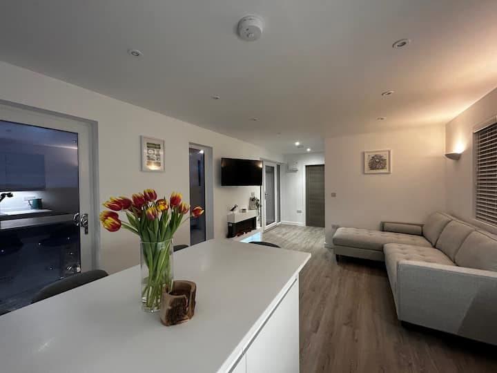 Lowern: Luxury Lodge - Hot Tub & Games Room Access - North Wales