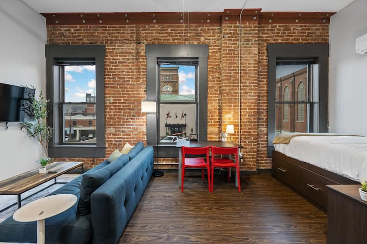 Studio, Heart Of D/t, Near Discovery Museum, At&t - Chattanooga, TN