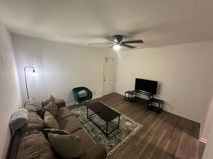 Downtown Home Directly On Greenway, Nice Deck! - Lake, Raleigh