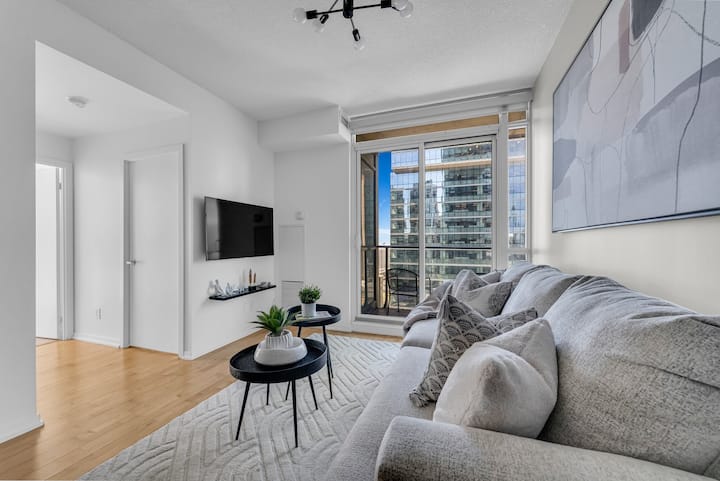 New | Cn Tower Views | Gym | Free Parking - Toronto