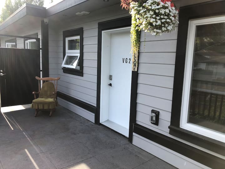Private 2nd Lvl Guest Suite -2 Bedroom W/ Kitchen - Surrey