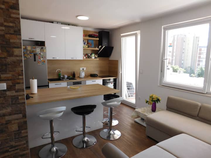 New 2 Bedroom Apart With Balcony - Split