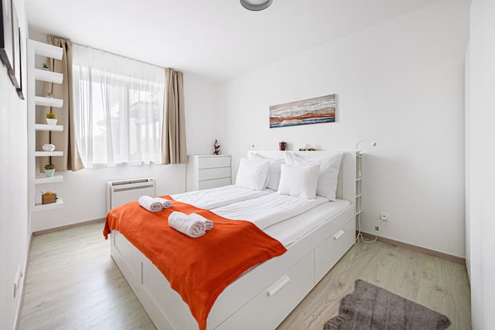 Calm Of Brightness 1 Bdr /Free Parking And Balcony - Budapesta