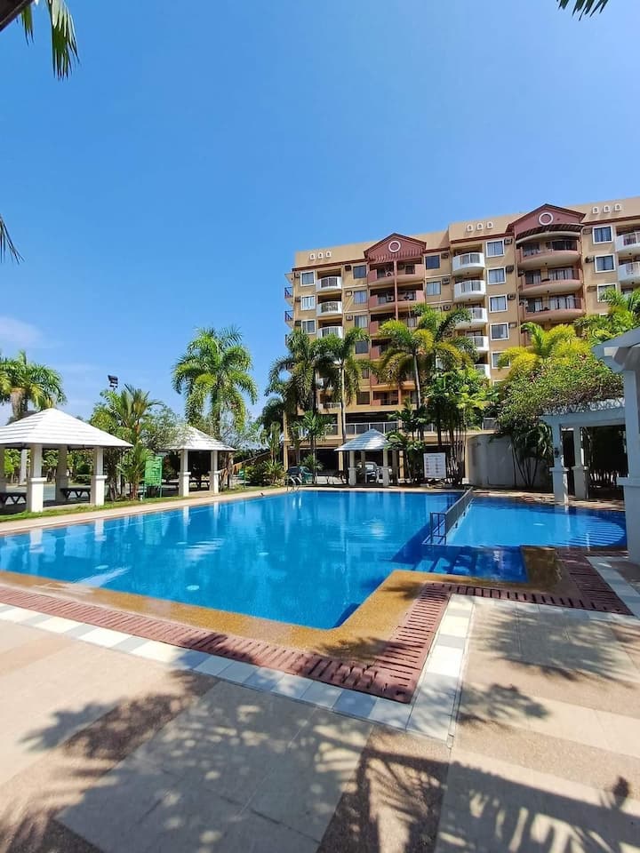 Condo With Pool 10mins From Downtown - Davao City