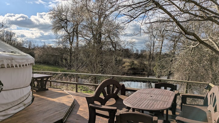 Swan Lakeview - Meadow Lake Glamping - Banbury