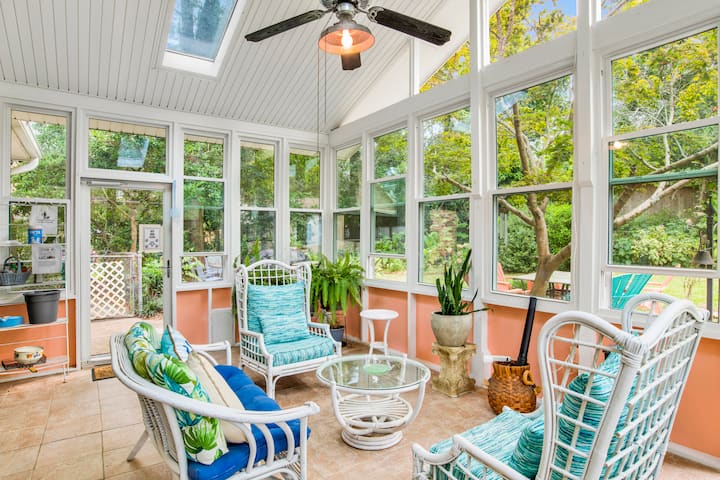 Spacious Home N Garden - Daphne, AL