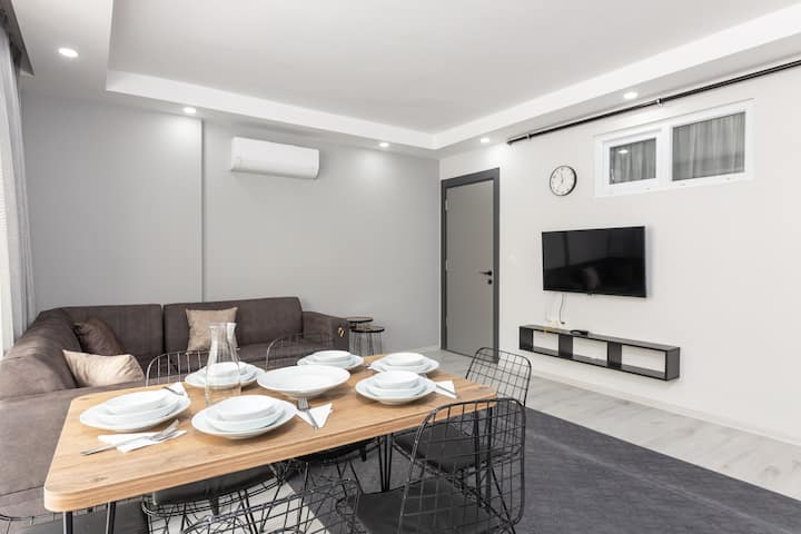 3-hadrian Kapısı Yakını Büyük Daire 3 Yatak Odalı - Antalya