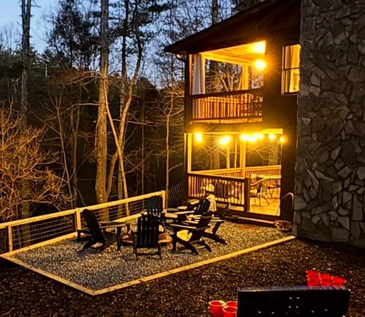 Luxury Relax Creek Elijay Cabin, Kid Fun Pool Pet - Georgia, GA