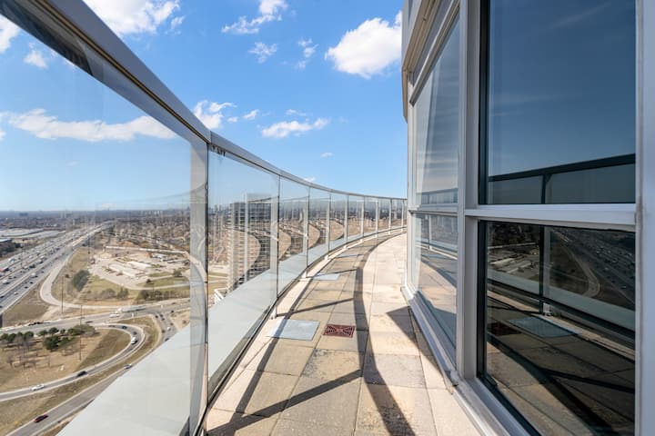 2br+den Condo W/ Stunning Views - Splash Island