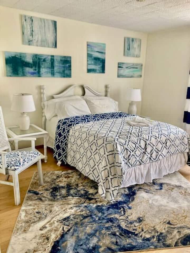 315-lakeside Retreat In Boutique Downtown Hotel - Escanaba, MI