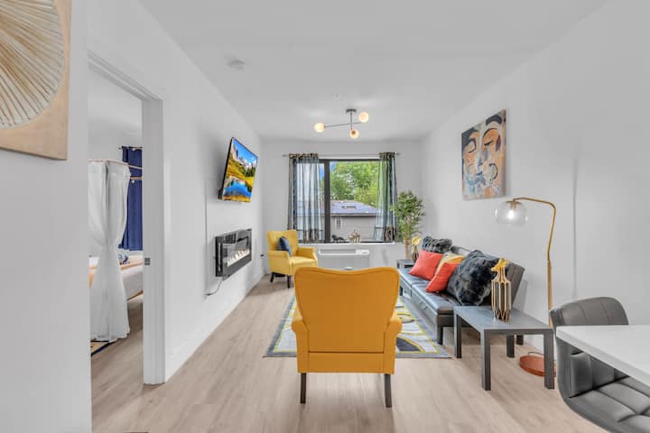 Cozy 1br Oasis | Pool & Free Parking Nyc - New York City