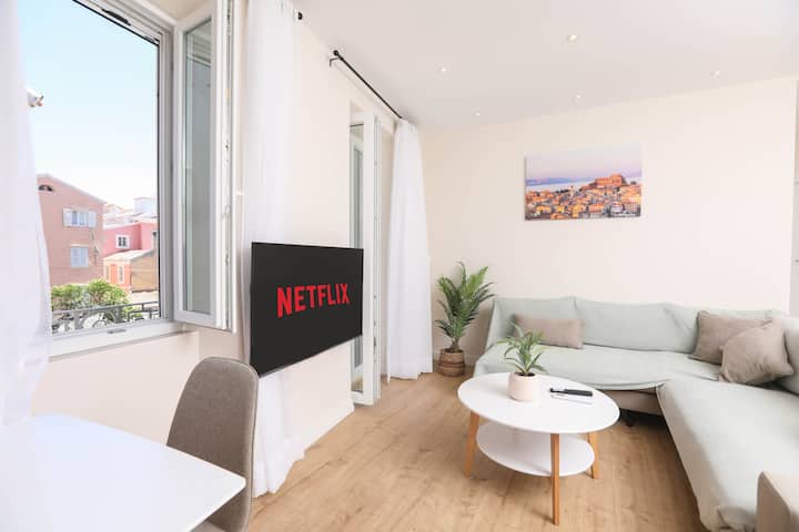 Patras Luxury Apartment With Balcony View - Corfou