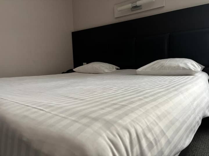 Chambre Double Confort - Hôtel La Louve - Manage