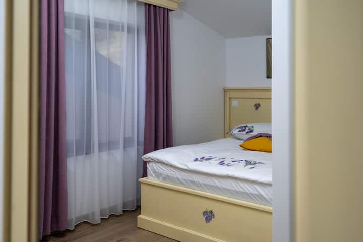 Lilac Room: Spa Complex, Kitchen,living,grill Zone - Arefu