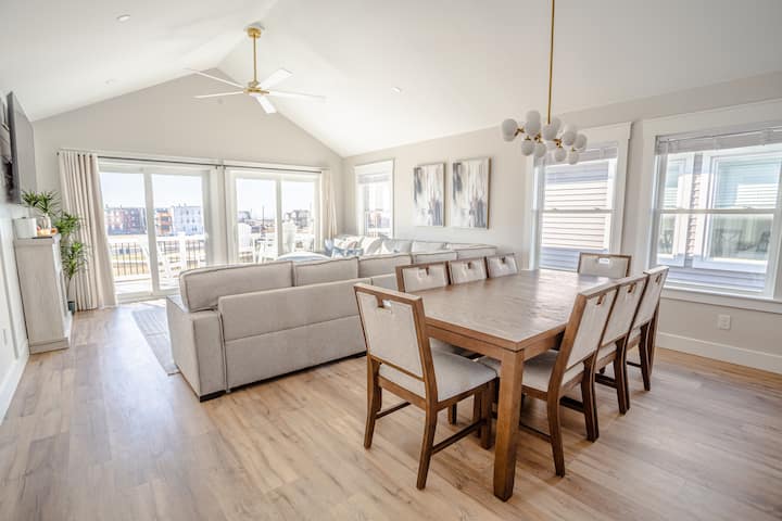 Sleeps Up To 32, 14 Queen Beds, & 6 Full Baths - Atlantic City