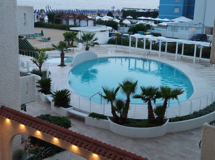 Residence A 50m Dal Mare, Piscina E Posto Spiaggia - Lido di Jesolo