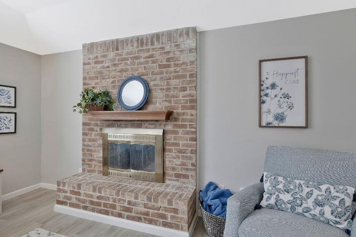 Lovely 3 Bdrm House-walk To All! - Roanoke, TX