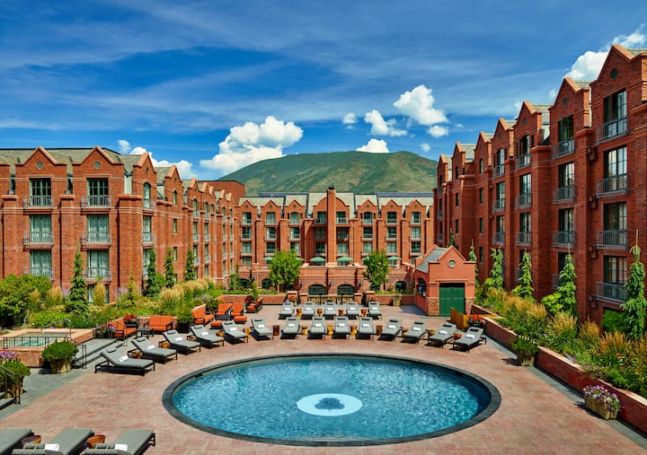 Aspen Colorado - St. Regis, Pet-friendly Property - Aspen, CO