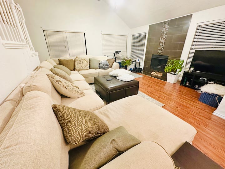 Modern Zen Home - Room/ Shared Bath - DeSoto, TX