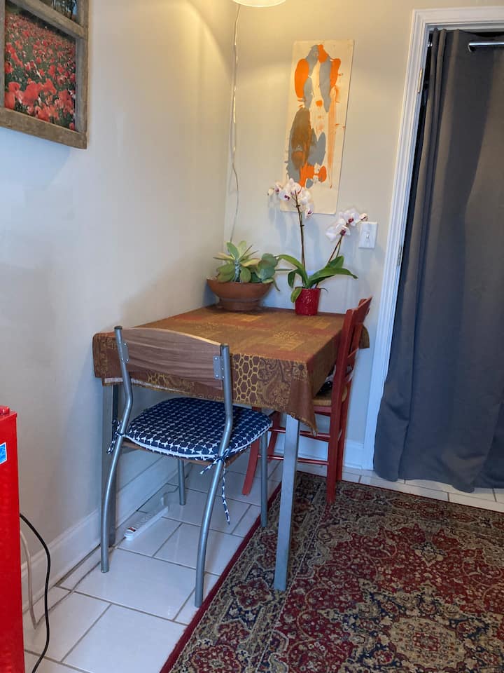 2-room Space + Large Backyard, Walk To Downtown! - 萊星頓市