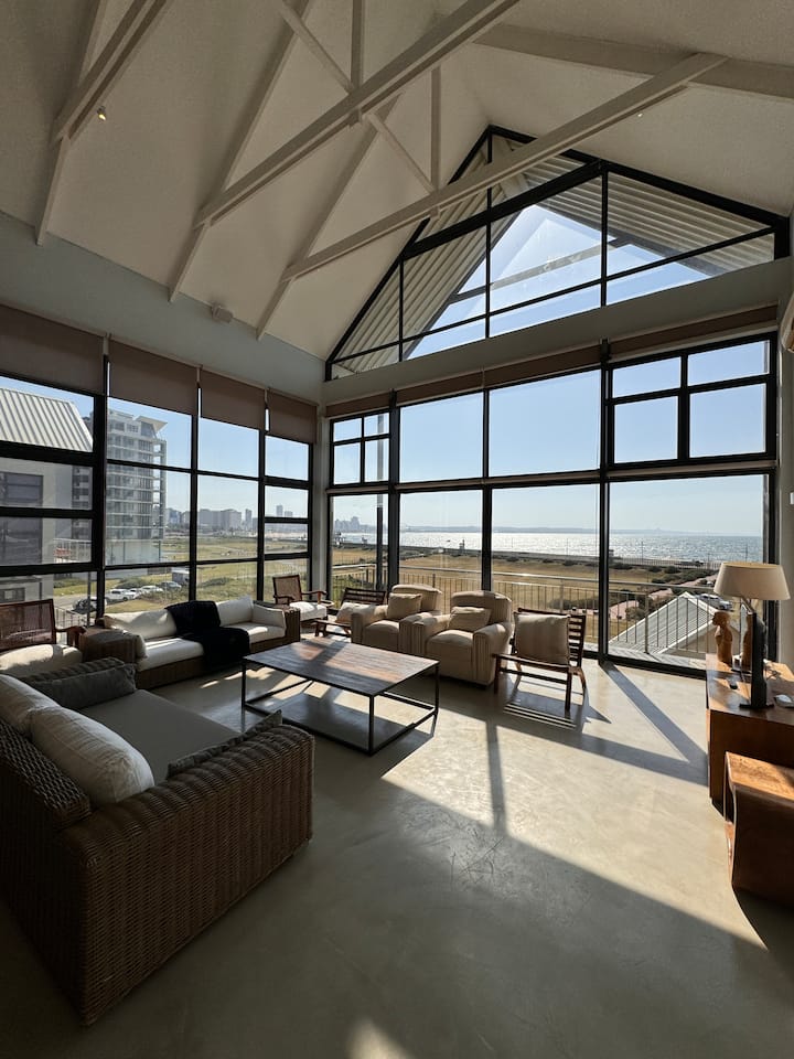 Loft Waterfront Penthouse With Ocean Views - Durban