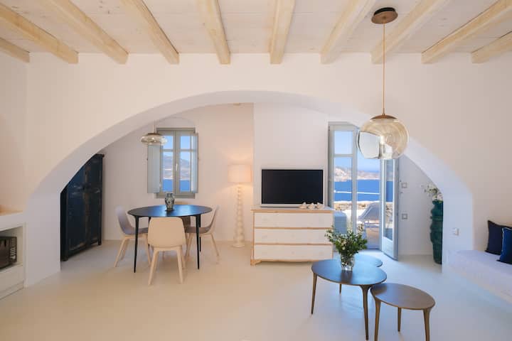 Odyssey Rock - Antigone Luxury Sunset Maisonette - Milos