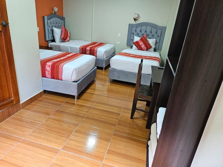 Habitación Triple Con Vista A La Montaña - Aguas Calientes