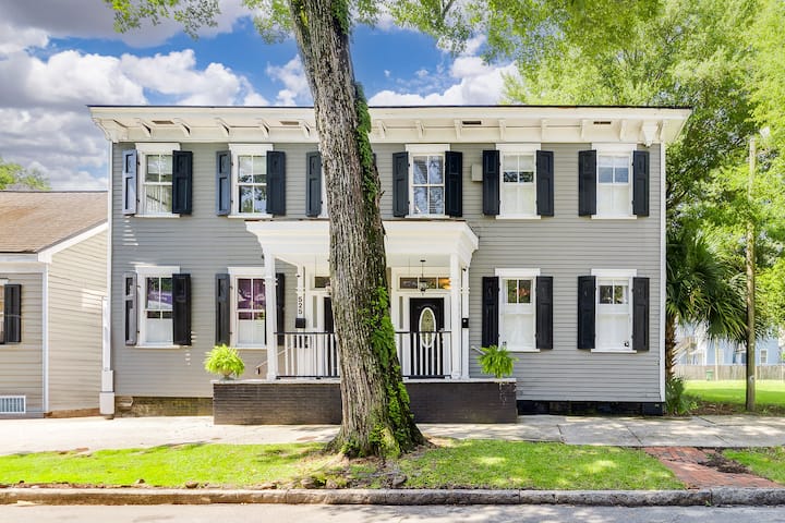 Beautiful Downtown Savannah Condo With Pool! - Savannah, GA