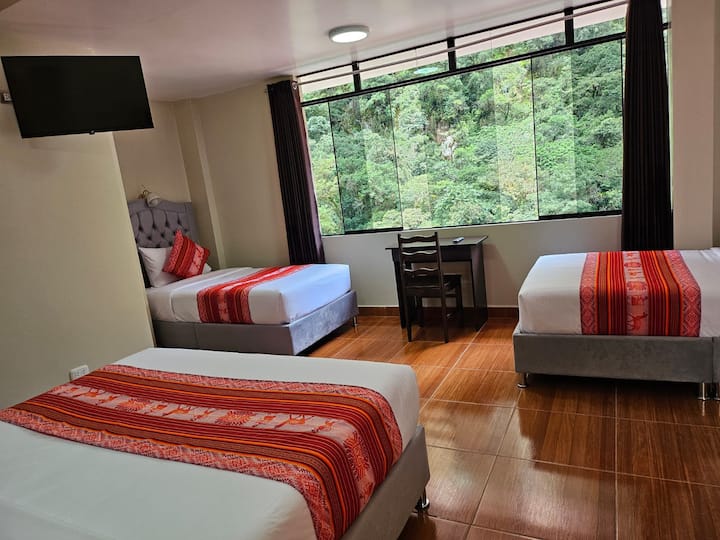 Habitación Familiar Con Vista Hermosa - Aguas Calientes