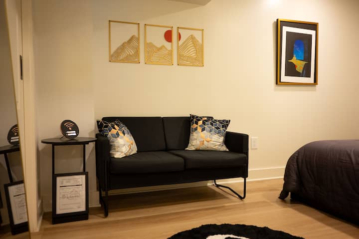 Quirky Hideaway Off Sherman Circle - Washington D.C., DC