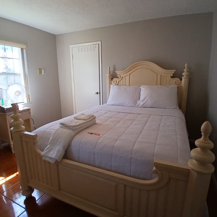 Quiet Pvt Rm With Shared Kitchen In House. Room 1 - Lakeland, FL