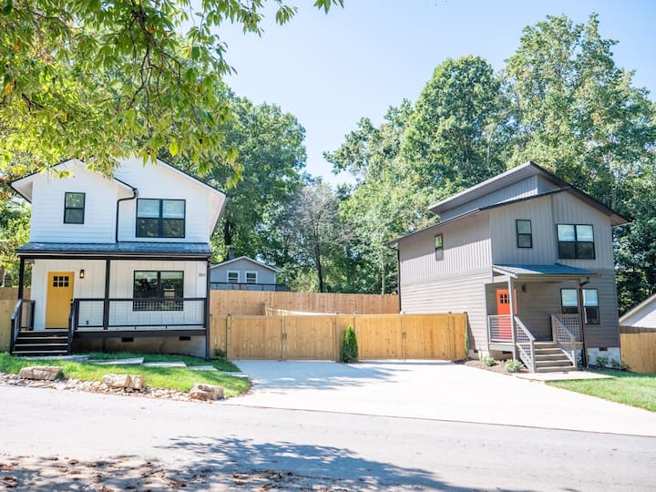 2 New Homes, 6 Br & 4+ Ba, Conjoined Yard/firepits - Asheville, NC