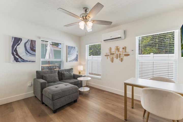 Private Guesthouse - A - Sanford, FL