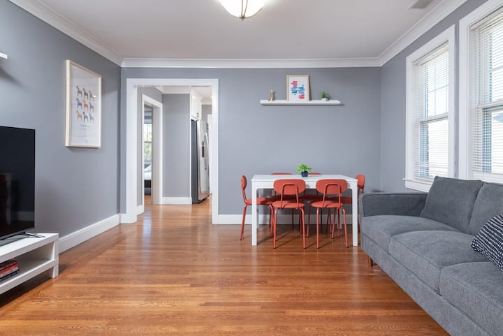 2 Free Parking Spots / 4 Beds / Washer And Dryer! - Boston, MA