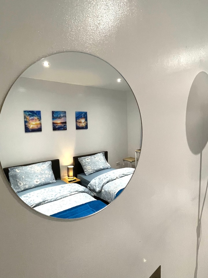 Budget & Nice Ensuite Bedroom With Its Own Access - Edinburgh