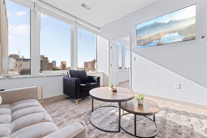 Prime Dt Spot | Pet Friendly, Near Arena & Food - Cleveland
