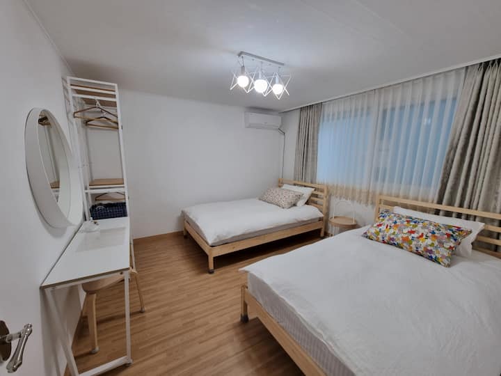 302홍대역5번출구1~2분거리 2rooms 3beds 3f 공항철도 - Seoul