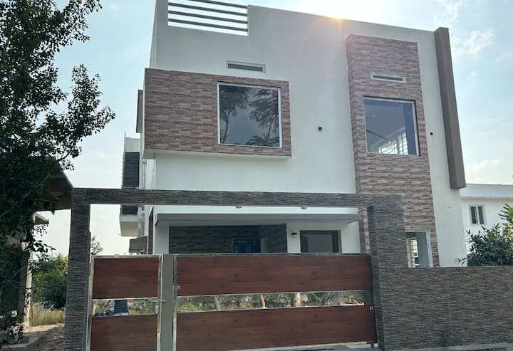 Glenville Holiday Villa - Entire First Floor - Nandi Hills