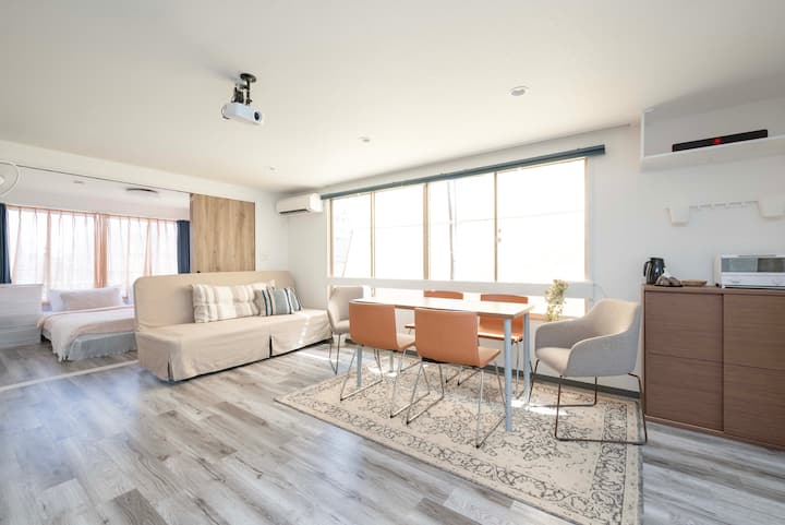 13分新宿直通！広々70平米・キッチン完備・駅5分・清潔でゆったり泊まれる・大型リビング付きアパート - Tokyo