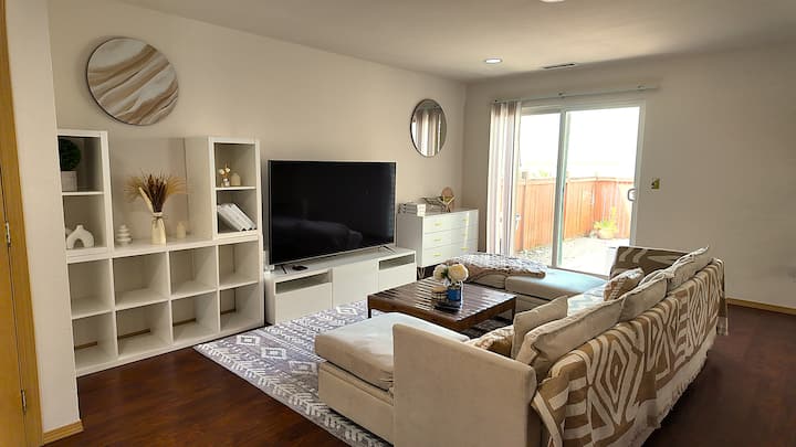 Five Stars Spacious Home - 렌턴