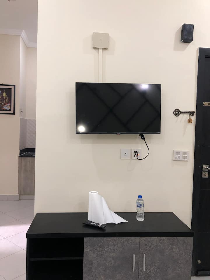 Modern 2 Bed Furnished Apartment - 