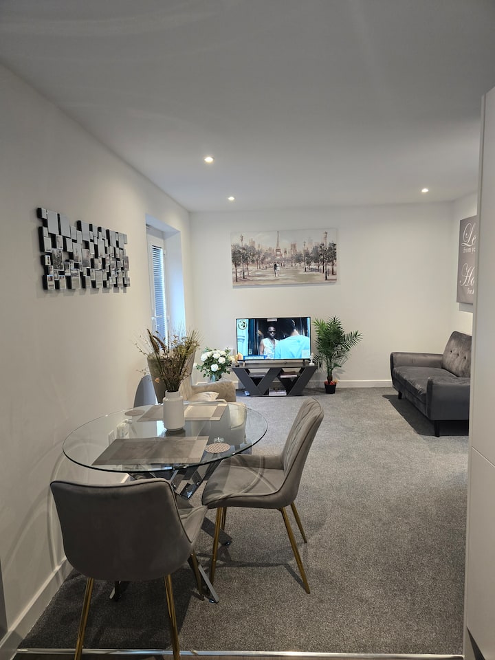 Well-preserved 2 Bedroom Flat Around Ricoh Arena - Coventry