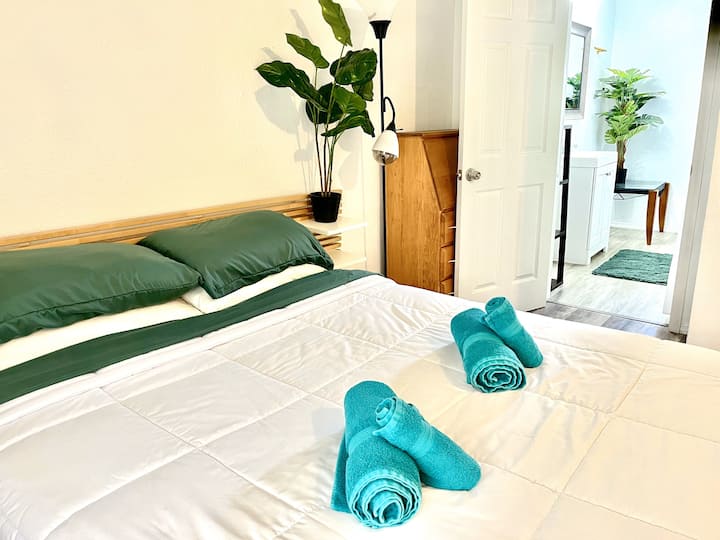 Private Room/bath, Shared House - Orlando, FL
