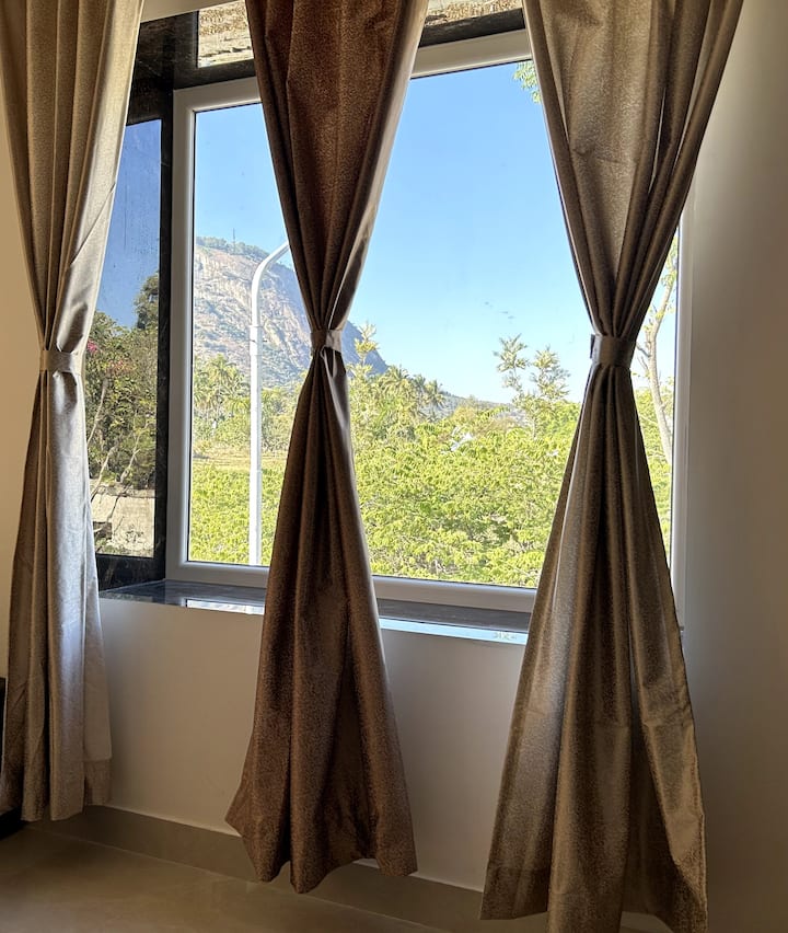 Glenville - Hill View Villa Room #2 - Nandi Hills