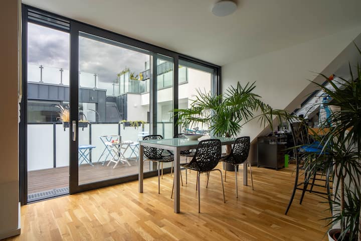 Modern, Two Bedroom, City Centre Rooftop Apartment - Wien