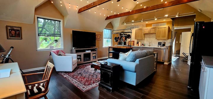 Modern Bucks County Pa Retreat - Doylestown, PA